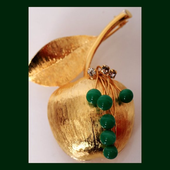 Jewelry | Vintage Brushed Gold Tone Apple Brooch | Poshmark